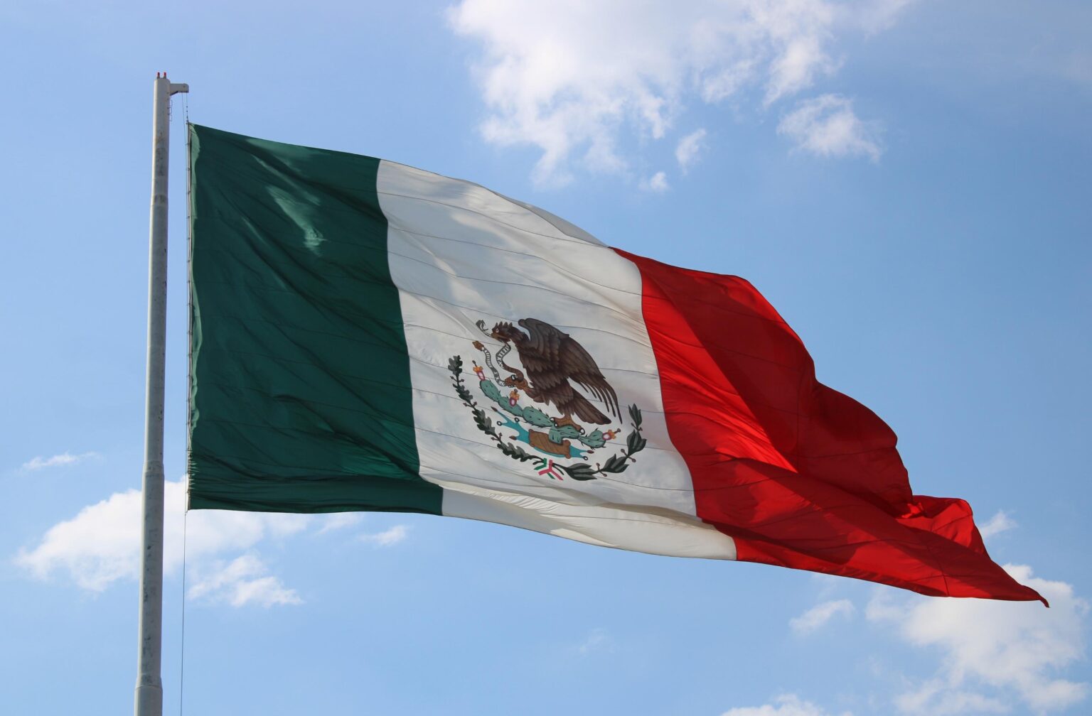 Historia de la bandera de México